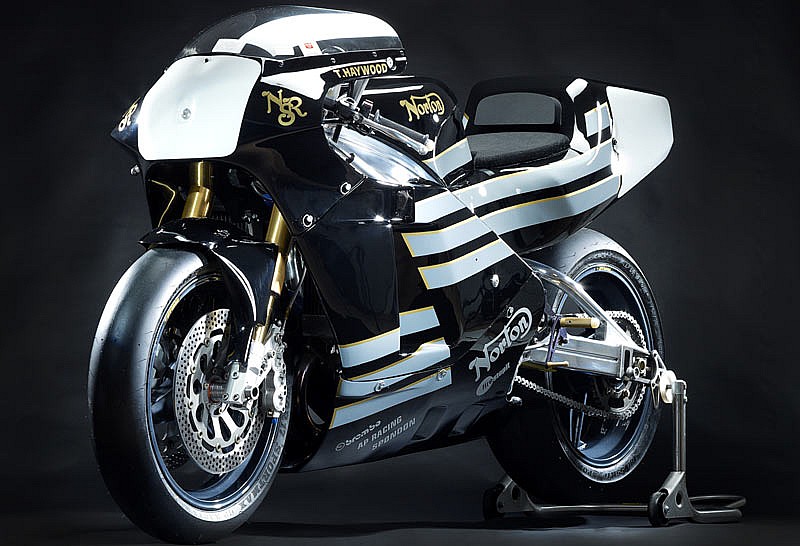 Crighton Racing CR700P: 136 kilos y 200 CV