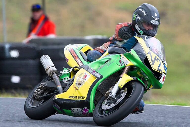 Alan Kempster, el piloto que corre en moto con solo un brazo y una pierna