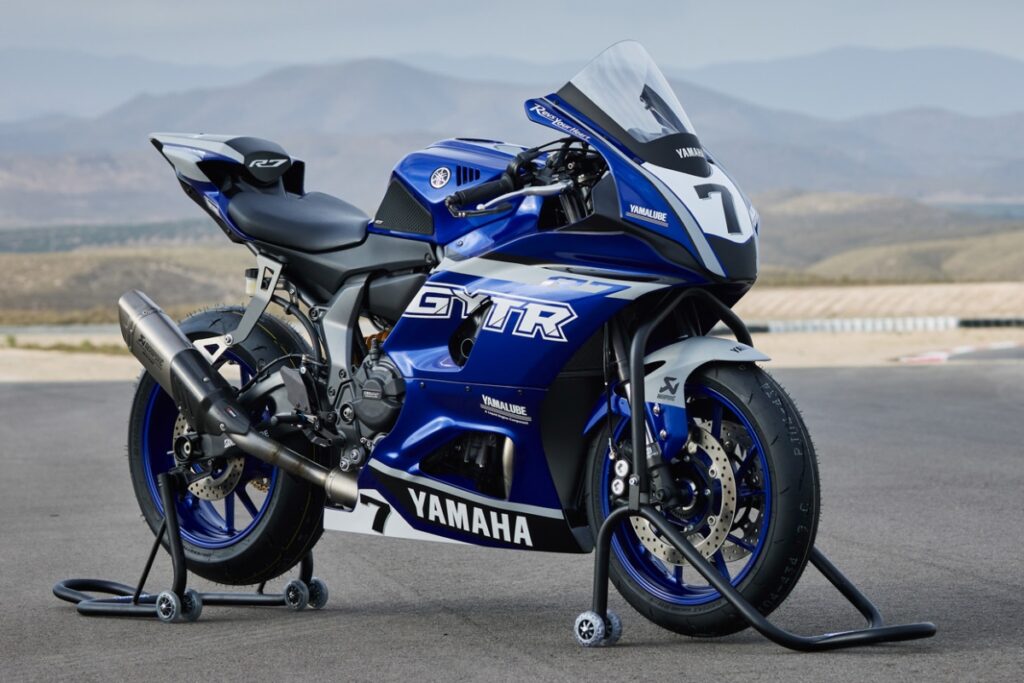 Así es la nueva Yamaha R7 RACE 2022
