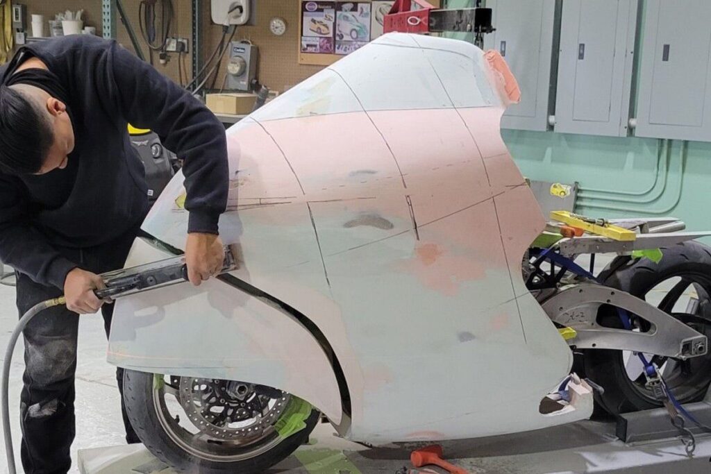 Lightning Streetliner, la primera moto eléctrica cerrada del mundo