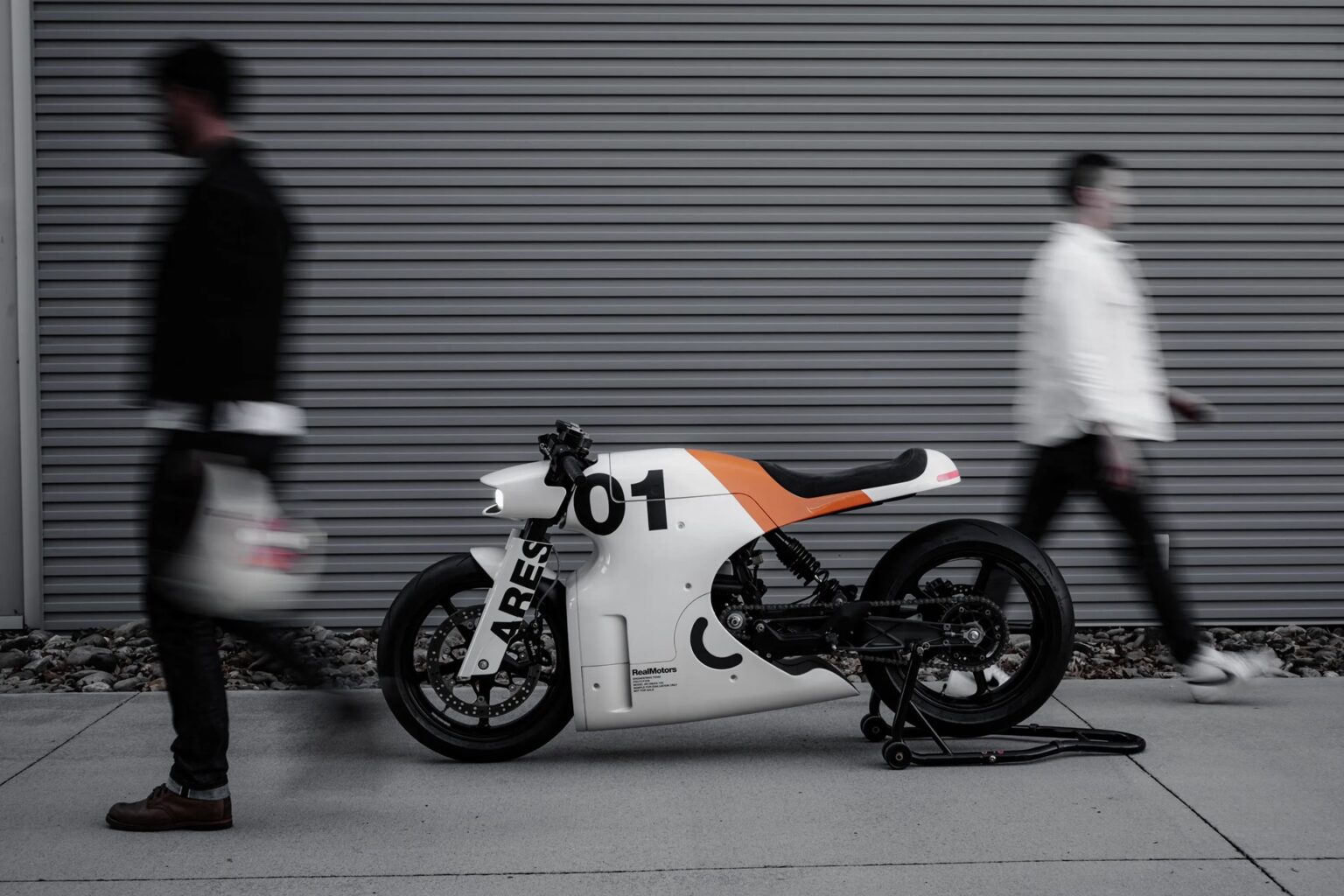 Real Motors nos presenta Ares, la cafe racer eléctrica de aspecto ...