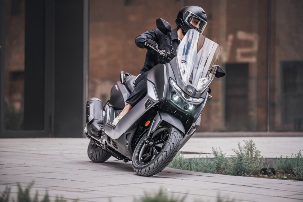 SYM MAXSYM GT 400 2024 - Ficha Técnica, Fotos y Precio