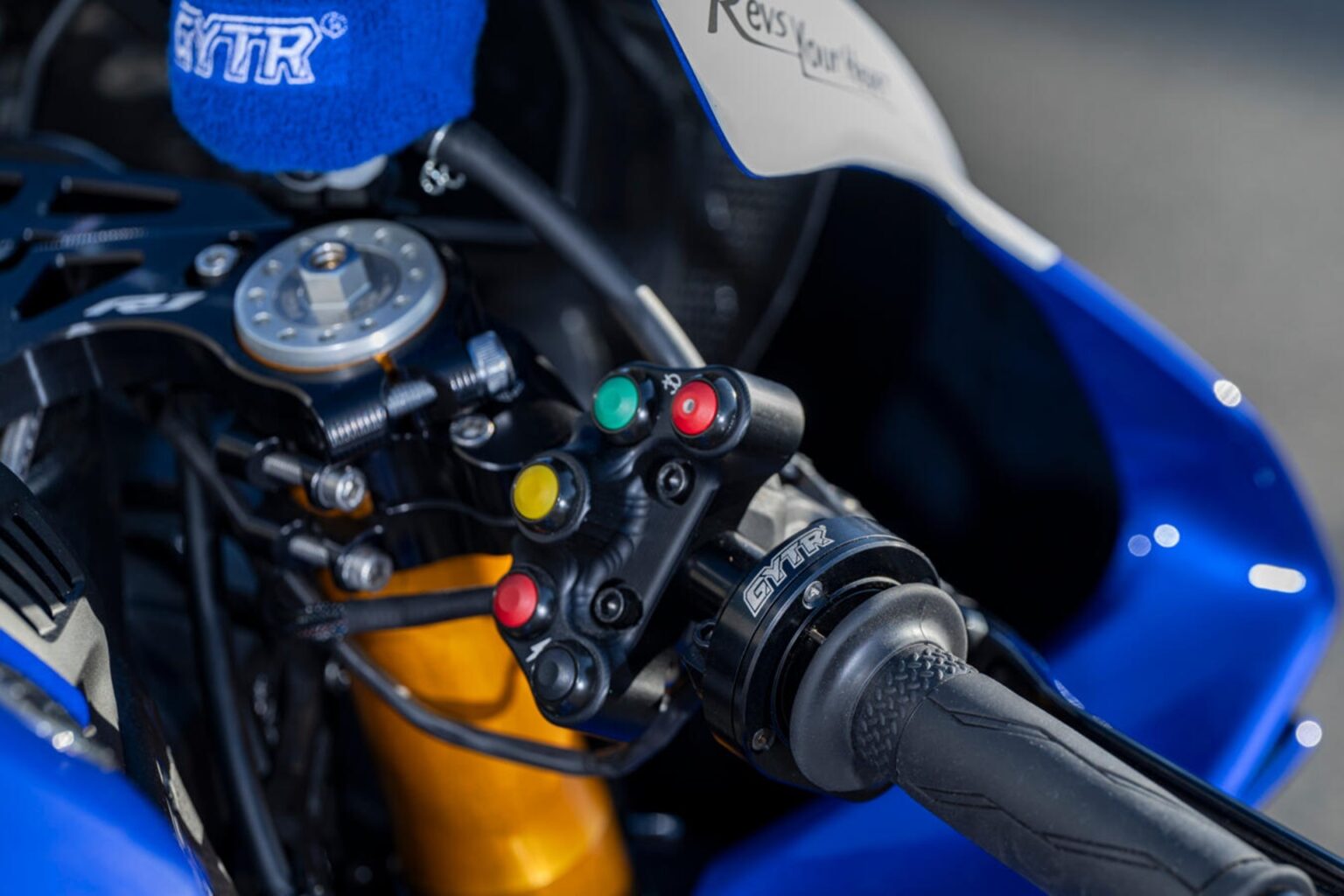 Nuevas Yamaha R1 Race y R1 GYTR: La experiencia definitiva de pilotaje ...