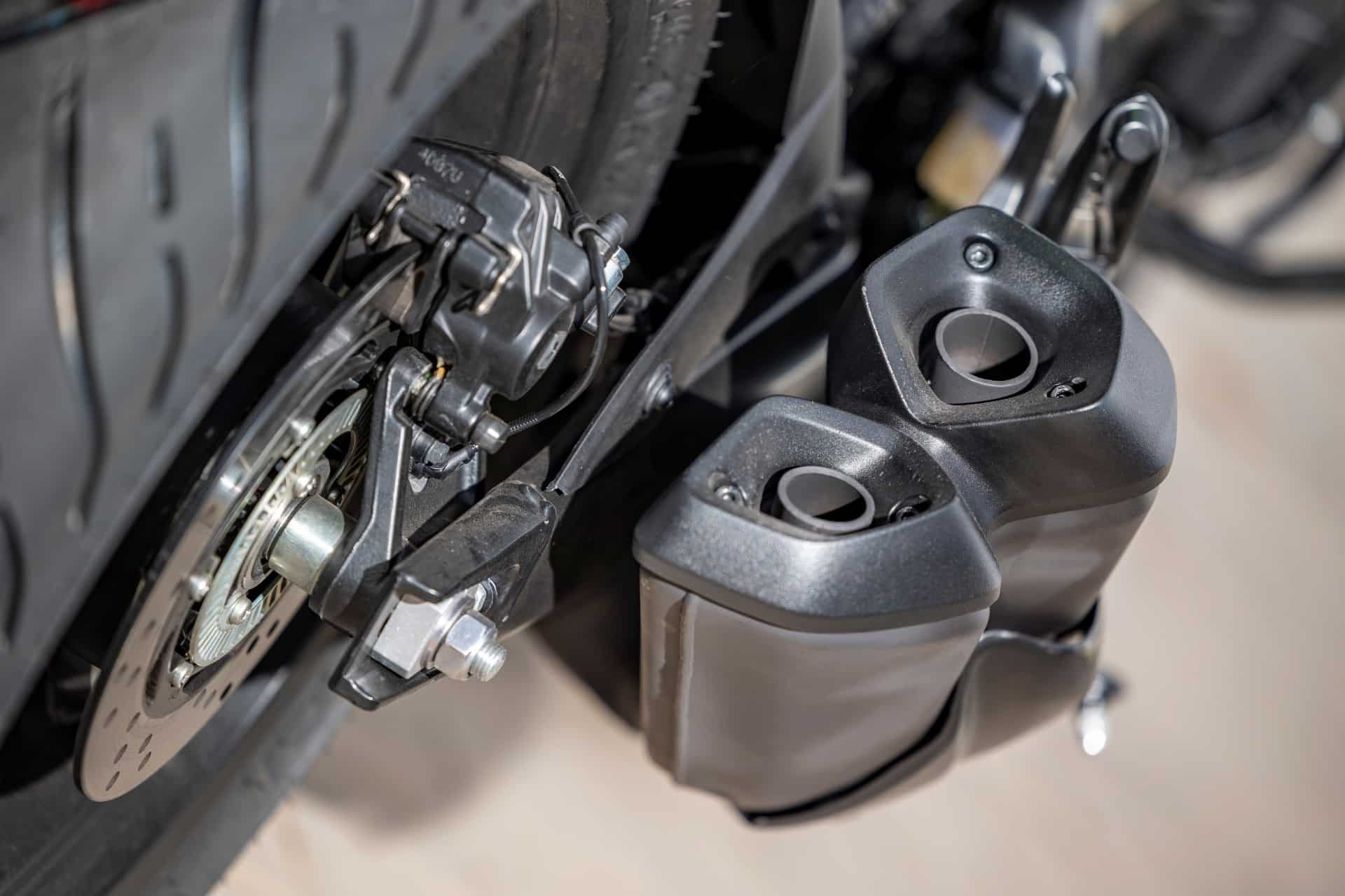 Bajaj Dominar 400 2025 - Ficha Técnica, Fotos y Precio