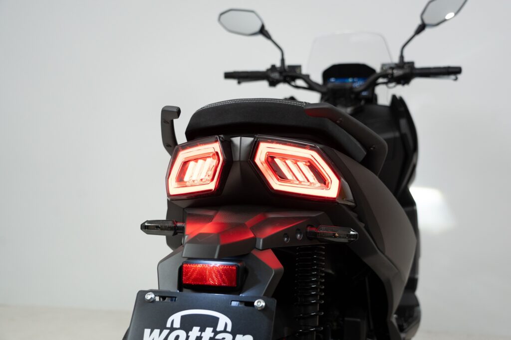 Wottan amplía su gama scooter gran turismo con los novedosos GT2 2025