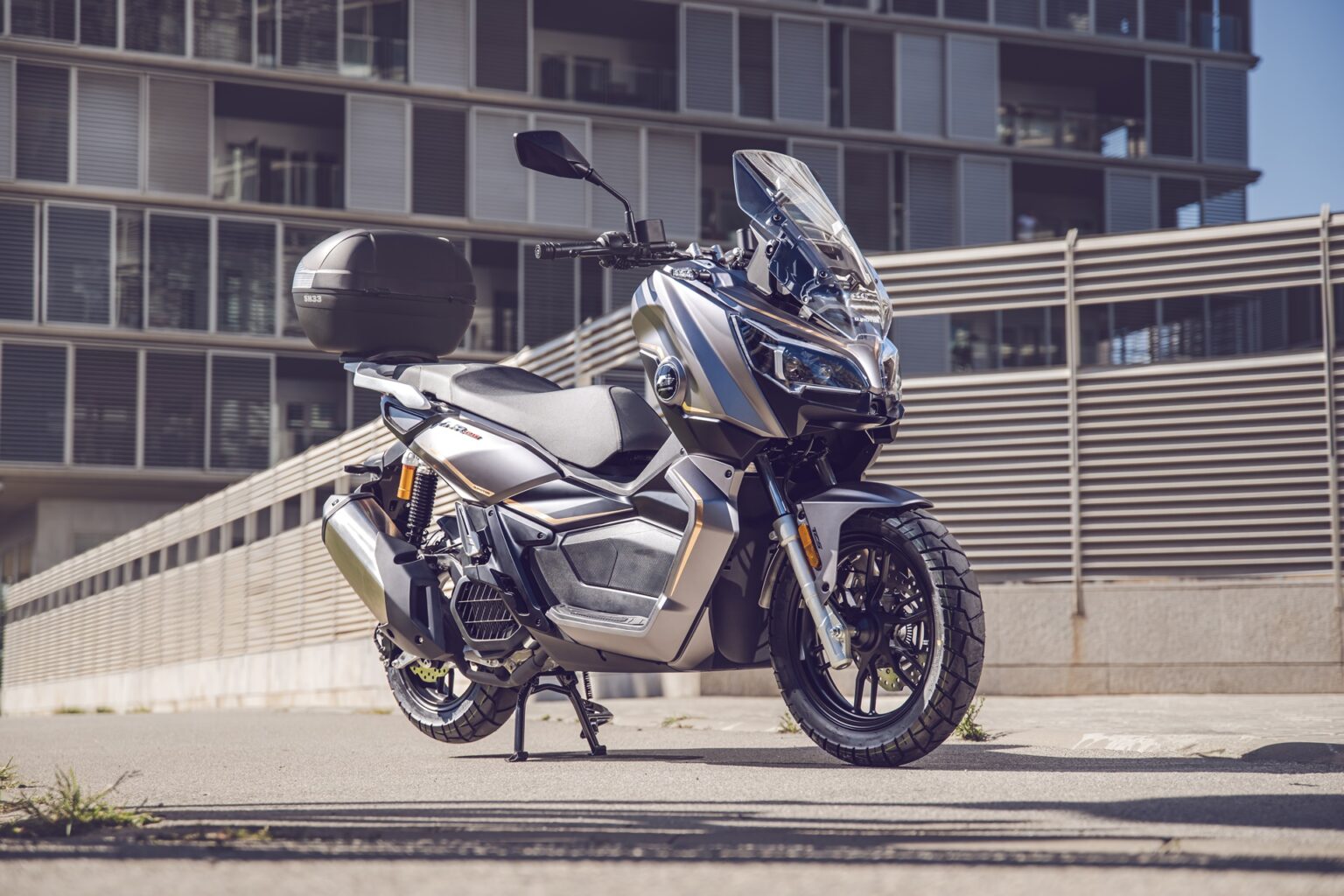 QJMotor ATR 125 2025 - Ficha Técnica, Fotos y Precio