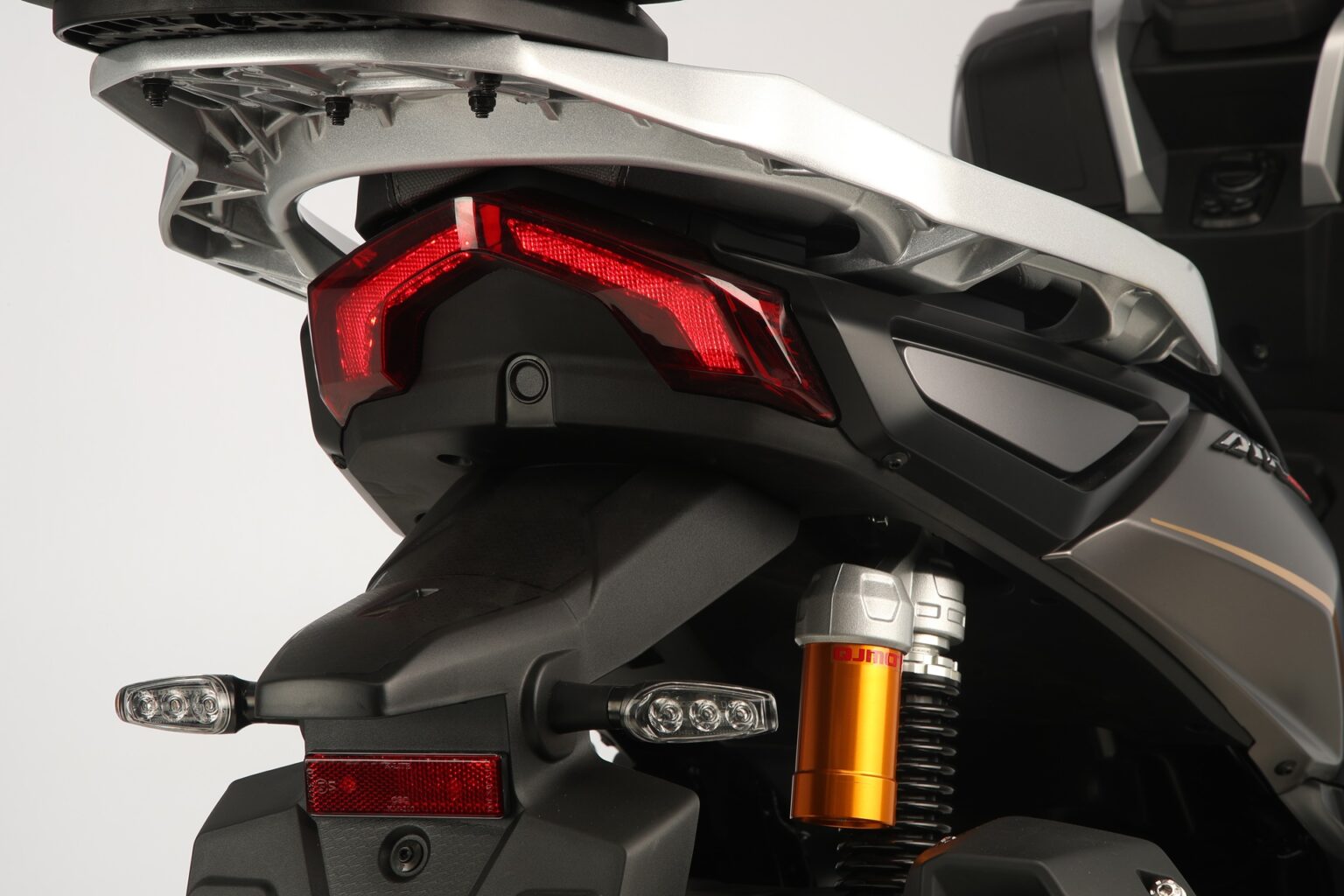 QJMotor ATR 125 2025 - Ficha Técnica, Fotos y Precio