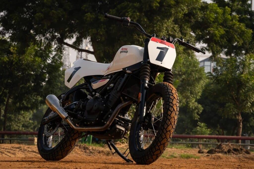 La Royal Enfield FT450 está inspirada en la Guerrilla 450, pero tiene ...