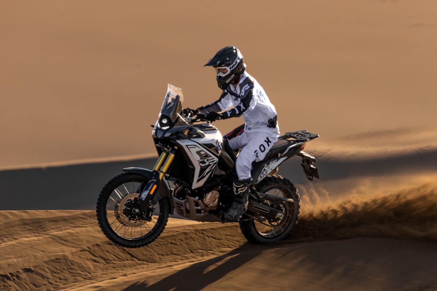 Voge DS800 Rally 2025 - Ficha Técnica, Fotos y Precio
