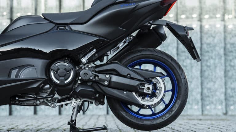 Prueba Yamaha T-Max Tech Max 2025