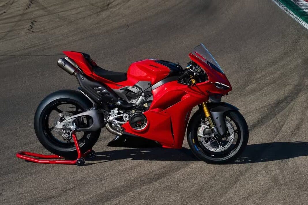Se filtra la evolución más salvaje de Ducati: la Panigale V4 R 2026 ...
