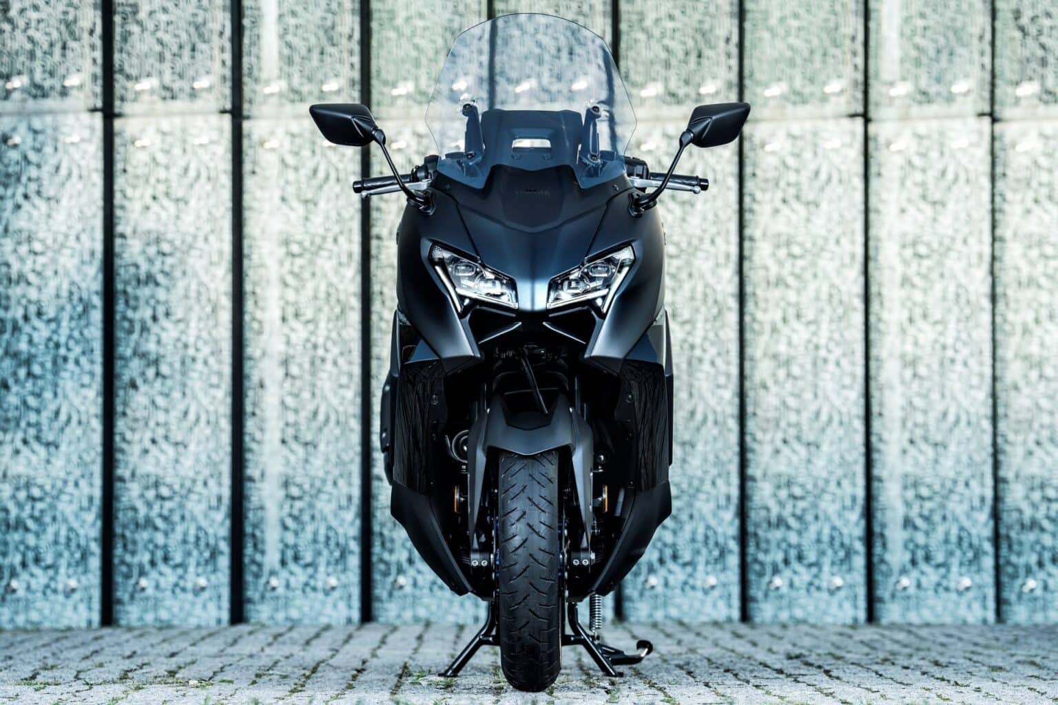 Yamaha TMAX 2025 - Ficha Técnica, Fotos y Precio