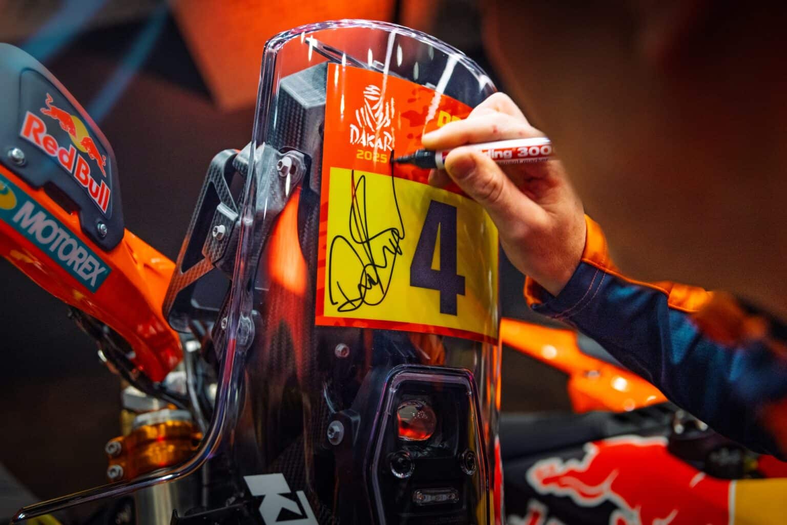 KTM 450 Rally Replica 2026: la heredera de un linaje imbatible en el Dakar