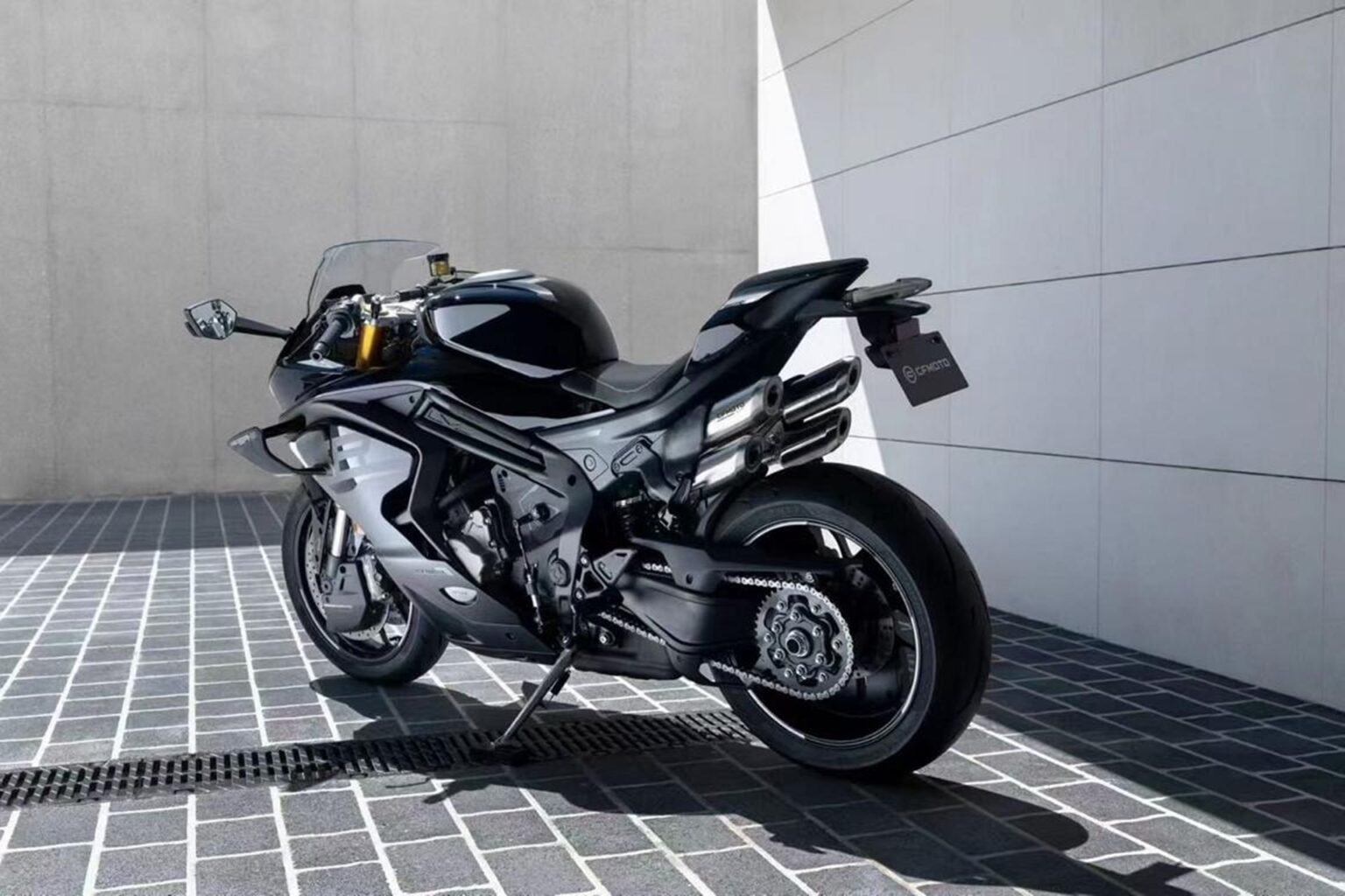 CFMoto presenta oficialmente su nueva 750SR‑S: 111 CV, 80 Nm y 230 km/h