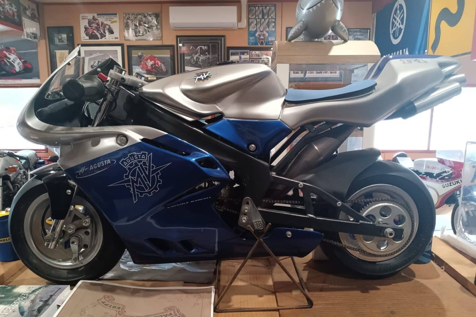 Minimoto de lujo a la venta: MV Agusta F4 SP01 Replica by Paventa