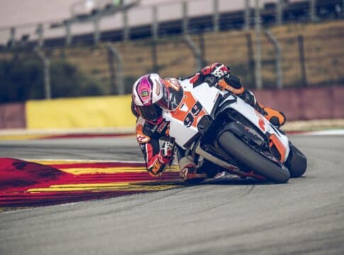 KTM presenta su nueva y radical 990 RC R Track, la versión pistera de ...